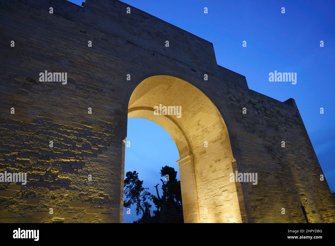 Lecce, Apulia, Italy: Porta Napoli, historic door with arch at evening ...