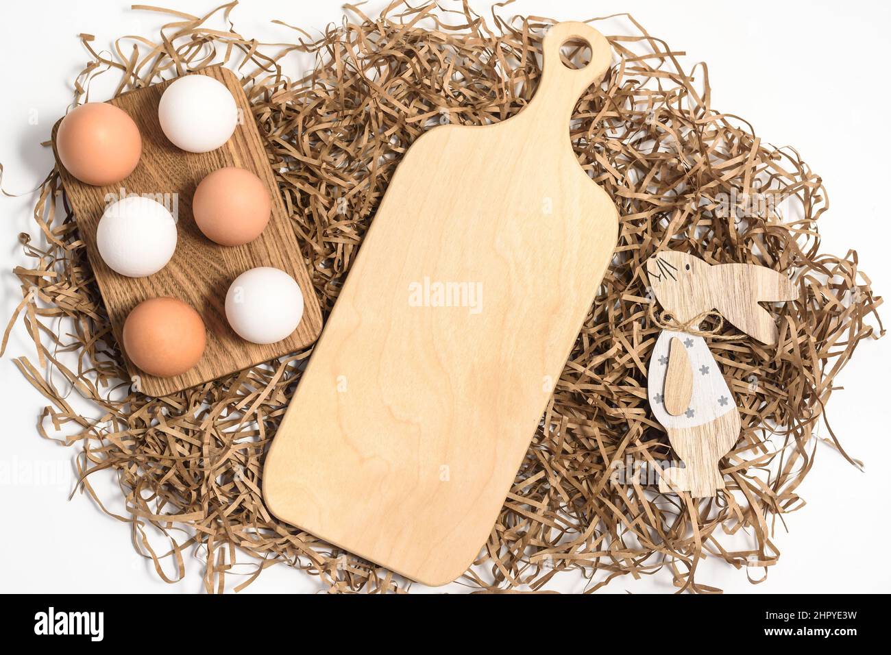 Easter mockup wood cutting board Stock Photo - Alamy