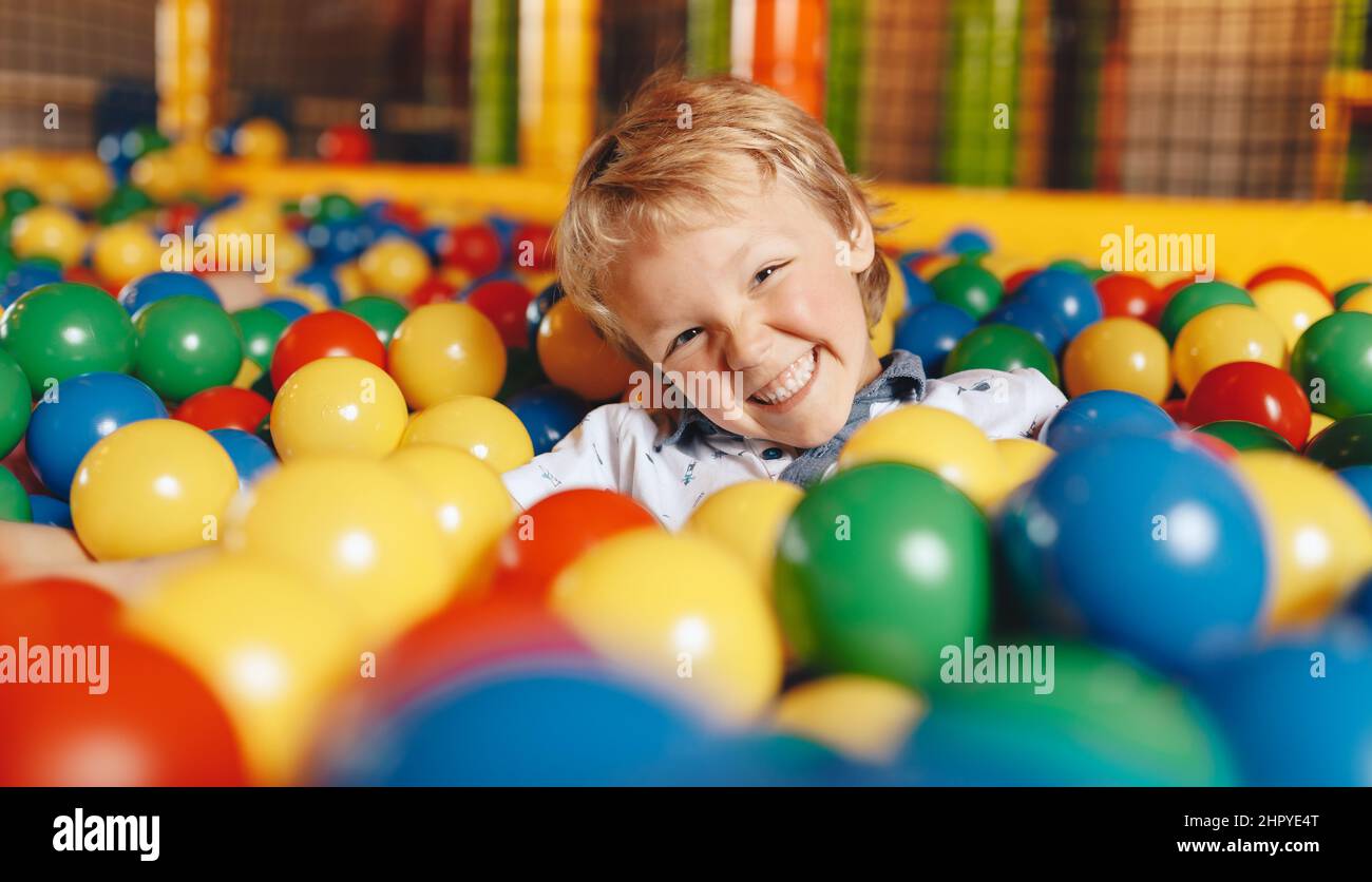 Sponge pit hi-res stock photography and images - Alamy