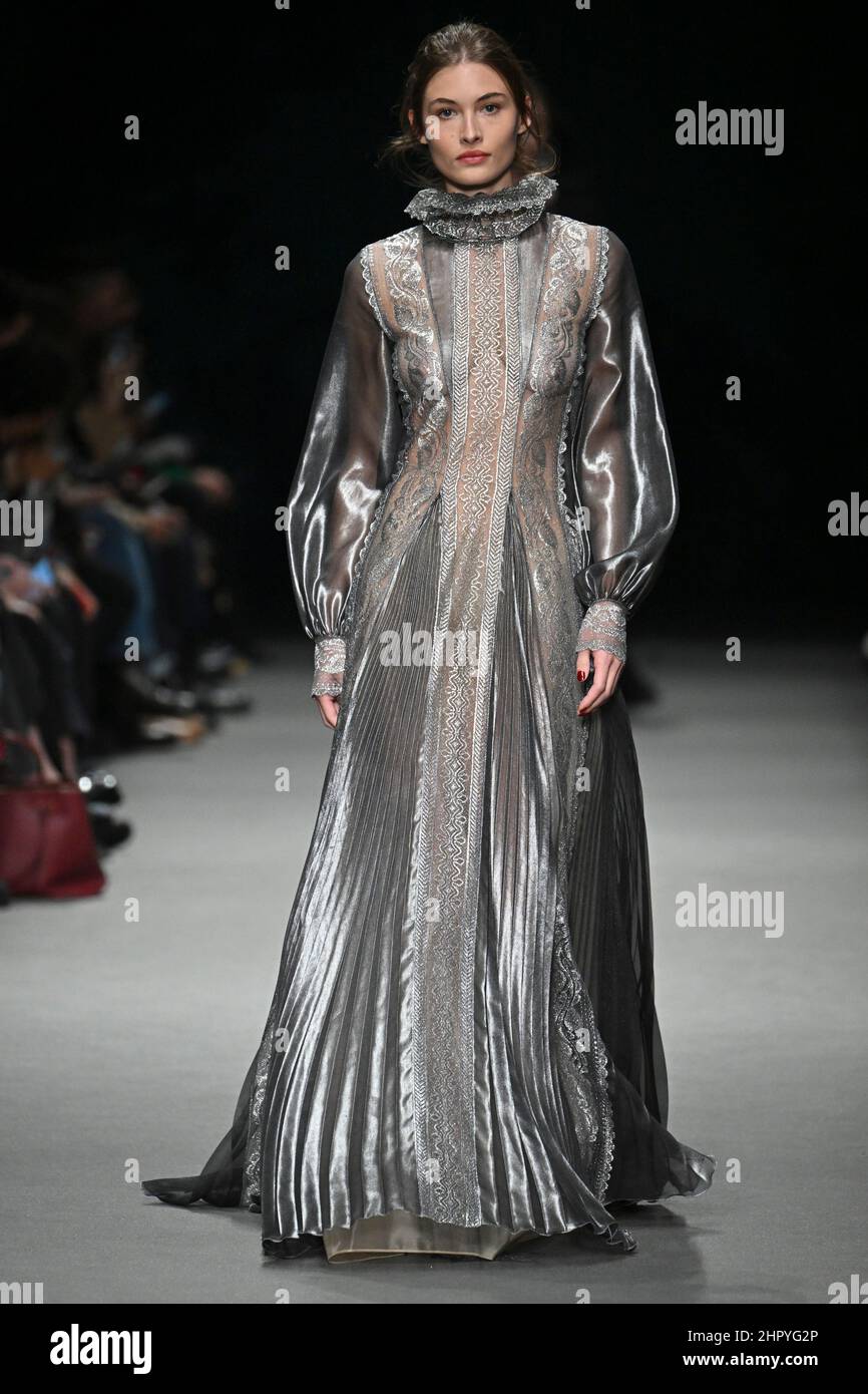 Grace elizabeth model hi-res stock photography and images - Alamy