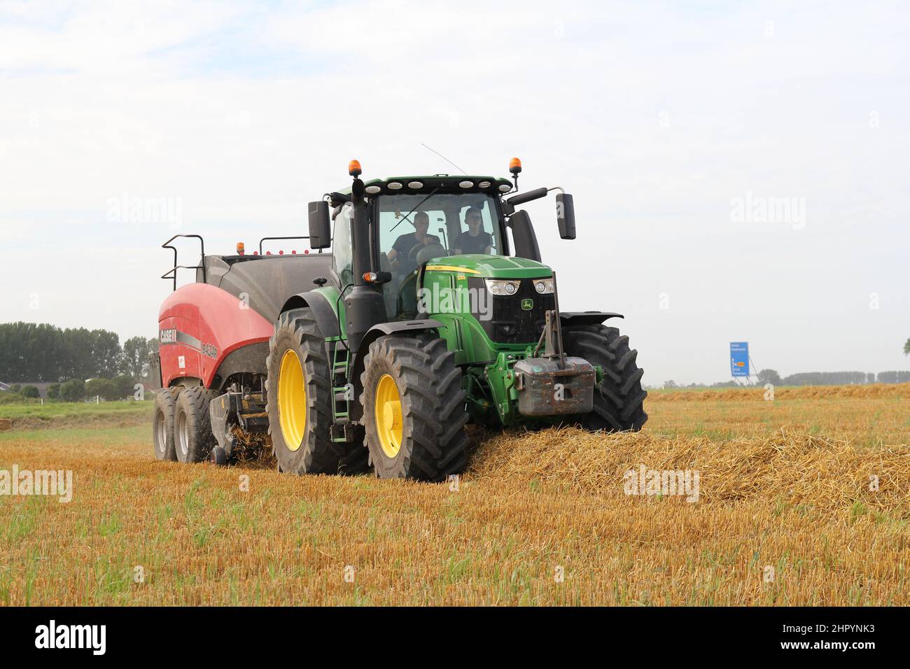 Row of straw hi-res stock photography and images - Alamy