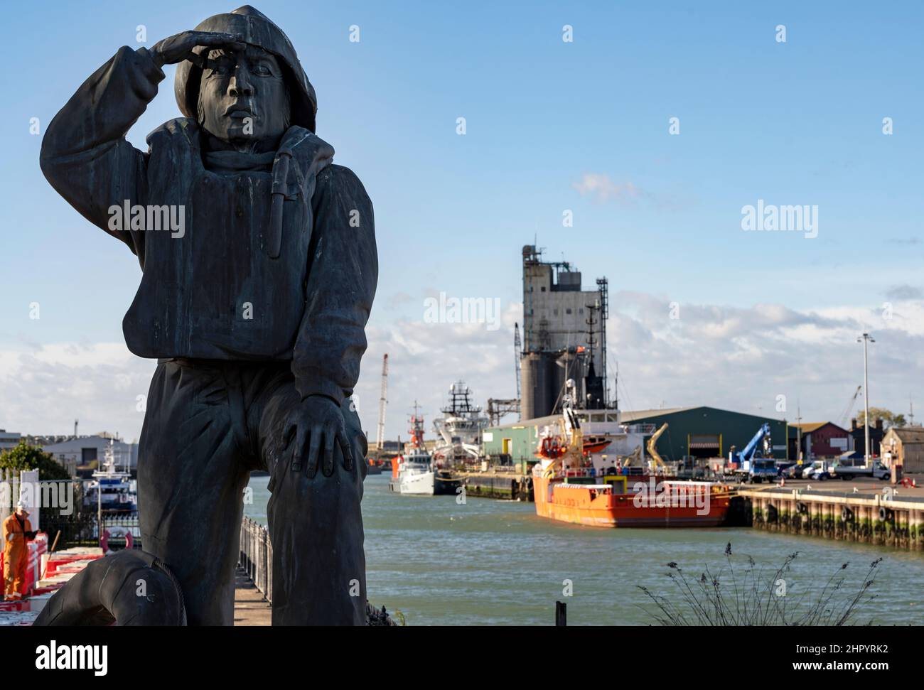 Lowestoft statue hi-res stock photography and images - Alamy