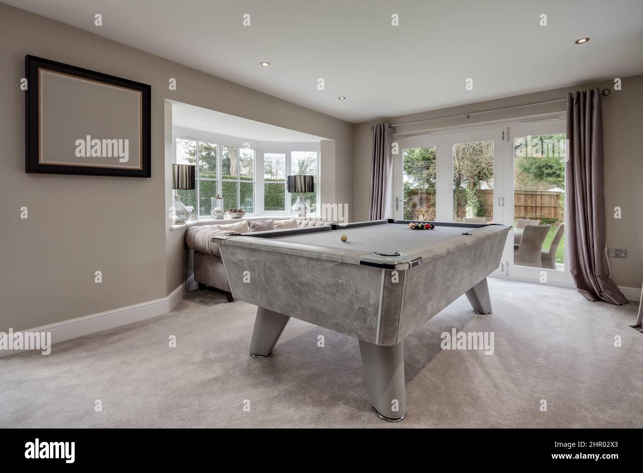 English pool table hi-res stock photography and images - Alamy