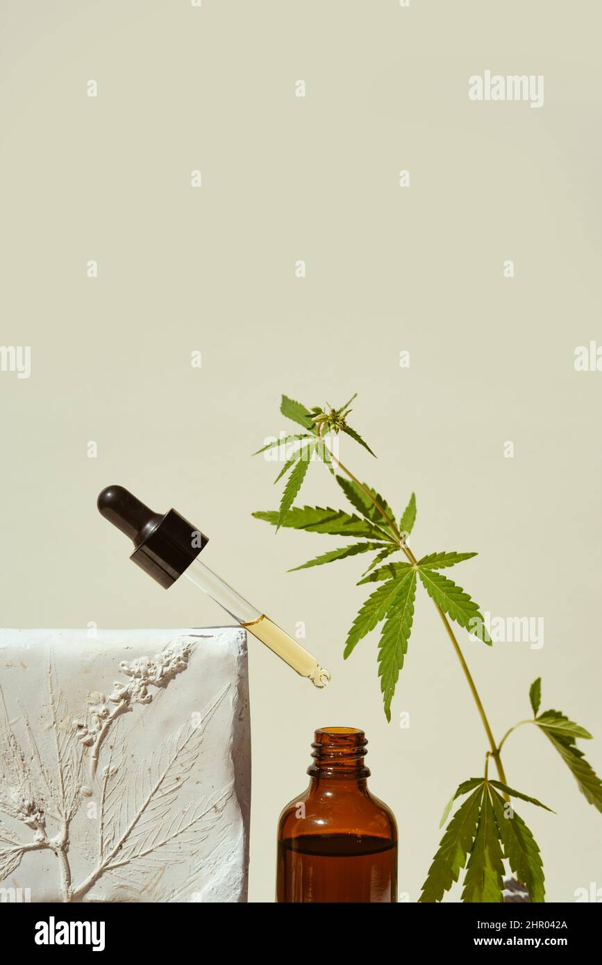 Marijuana leaf geometric hi-res stock photography and images - Alamy