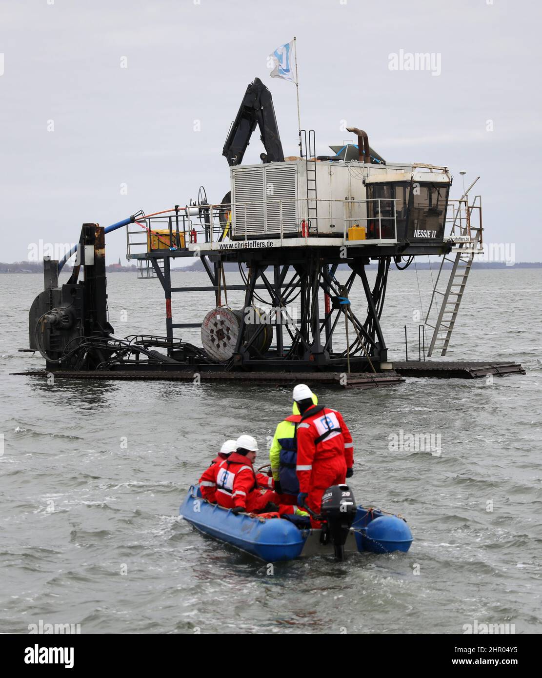 Fiber optic cable submarine hi-res stock photography and images - Alamy