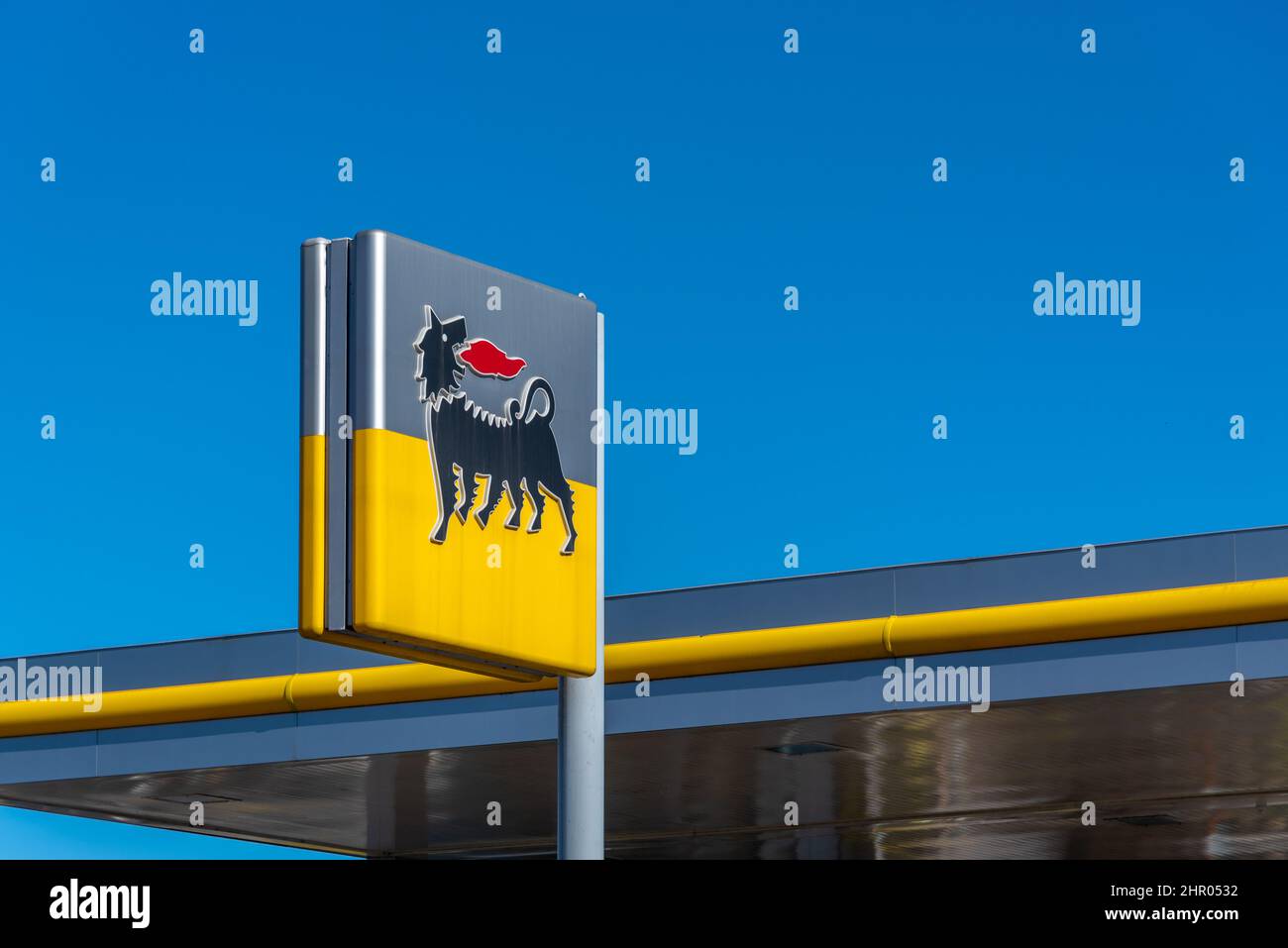 Fuel and service hi-res stock photography and images - Alamy