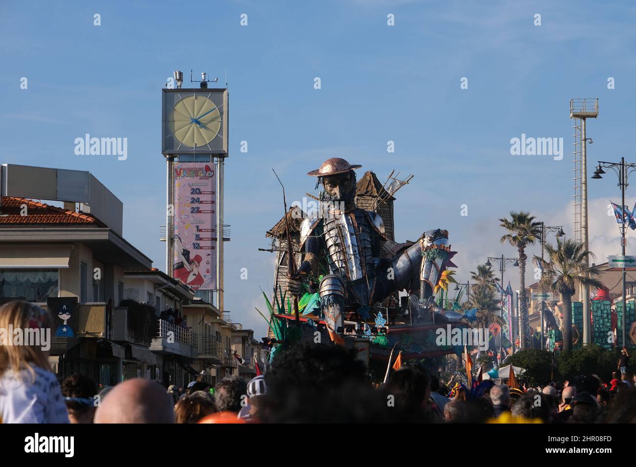 Photos of the parade floats for the carnival of viareggio, in the north ...