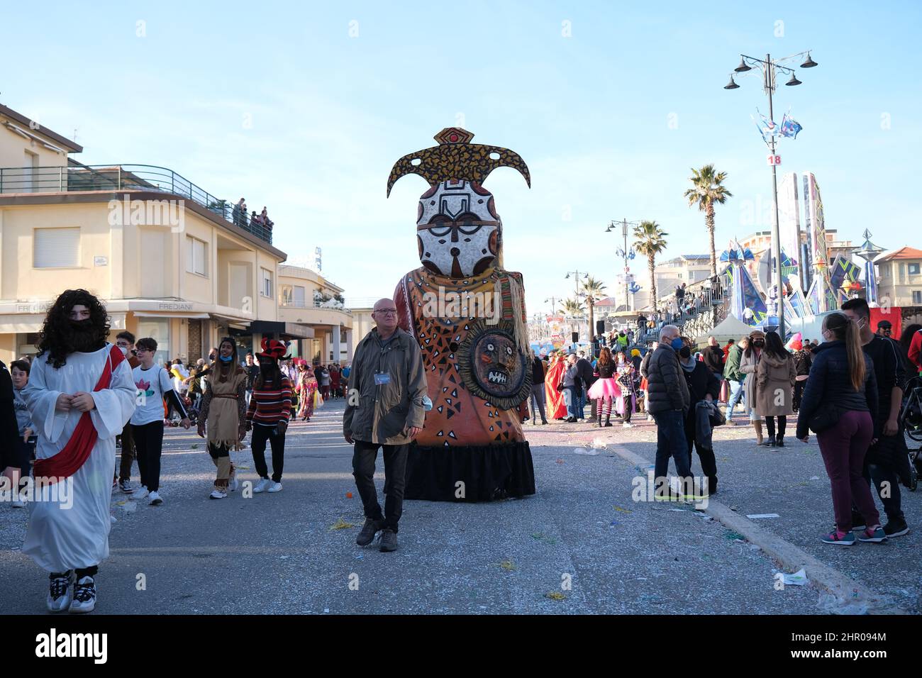 Photos of the parade floats for the carnival of viareggio, in the north ...