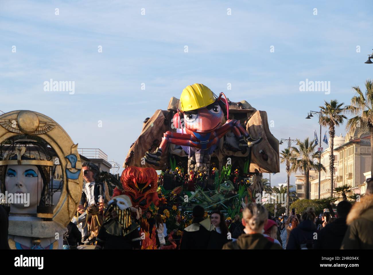Photos of the parade floats for the carnival of viareggio, in the north ...