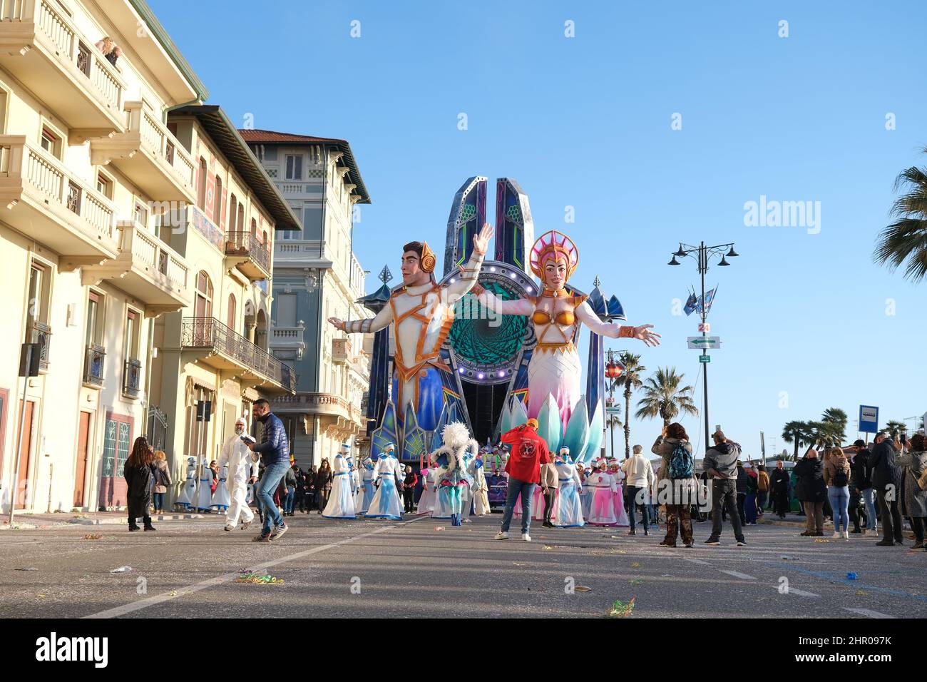 Photos of the parade floats for the carnival of viareggio, in the north ...