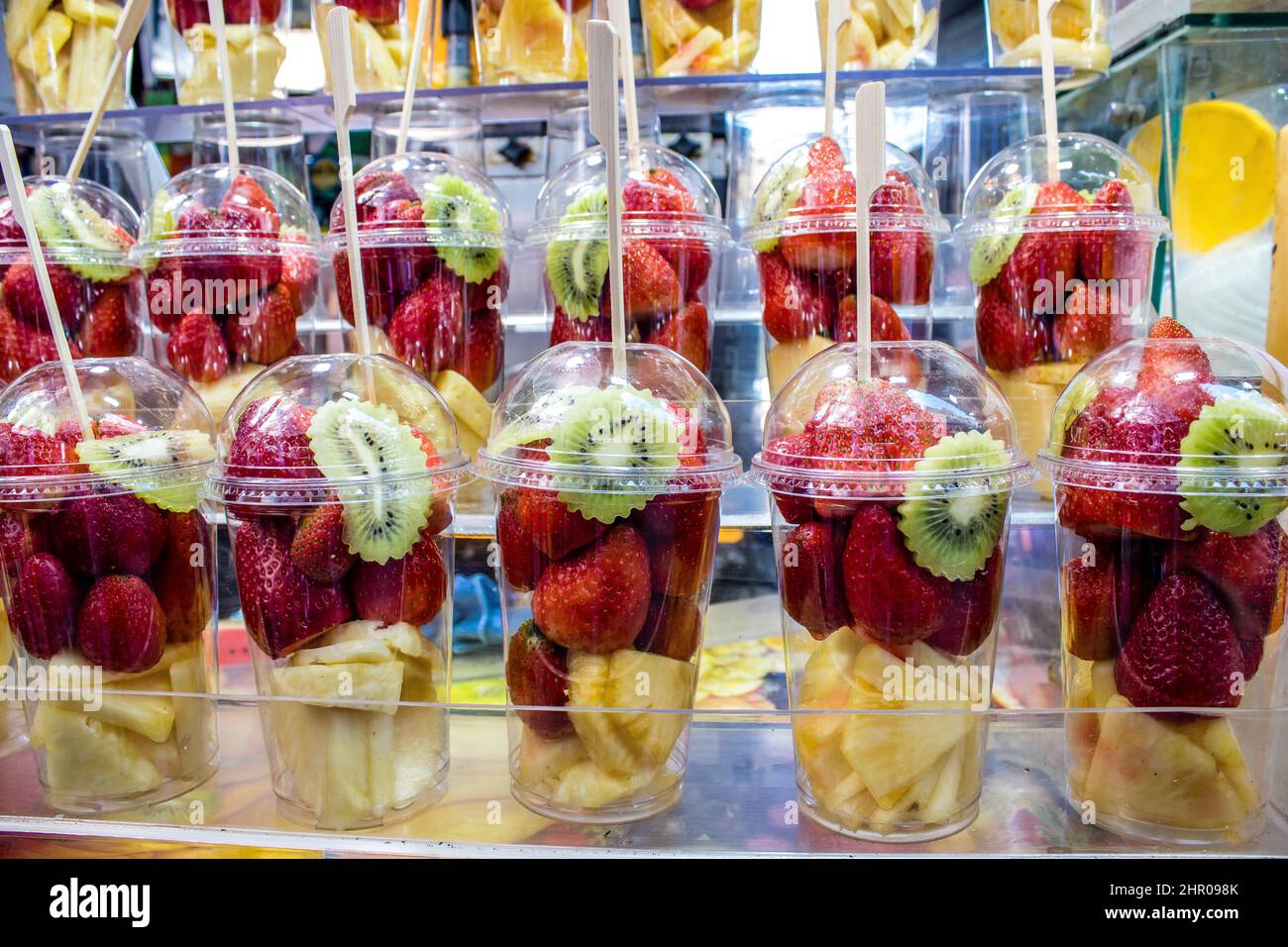 Israel tel aviv fruit juice stall hi-res stock photography and images ...