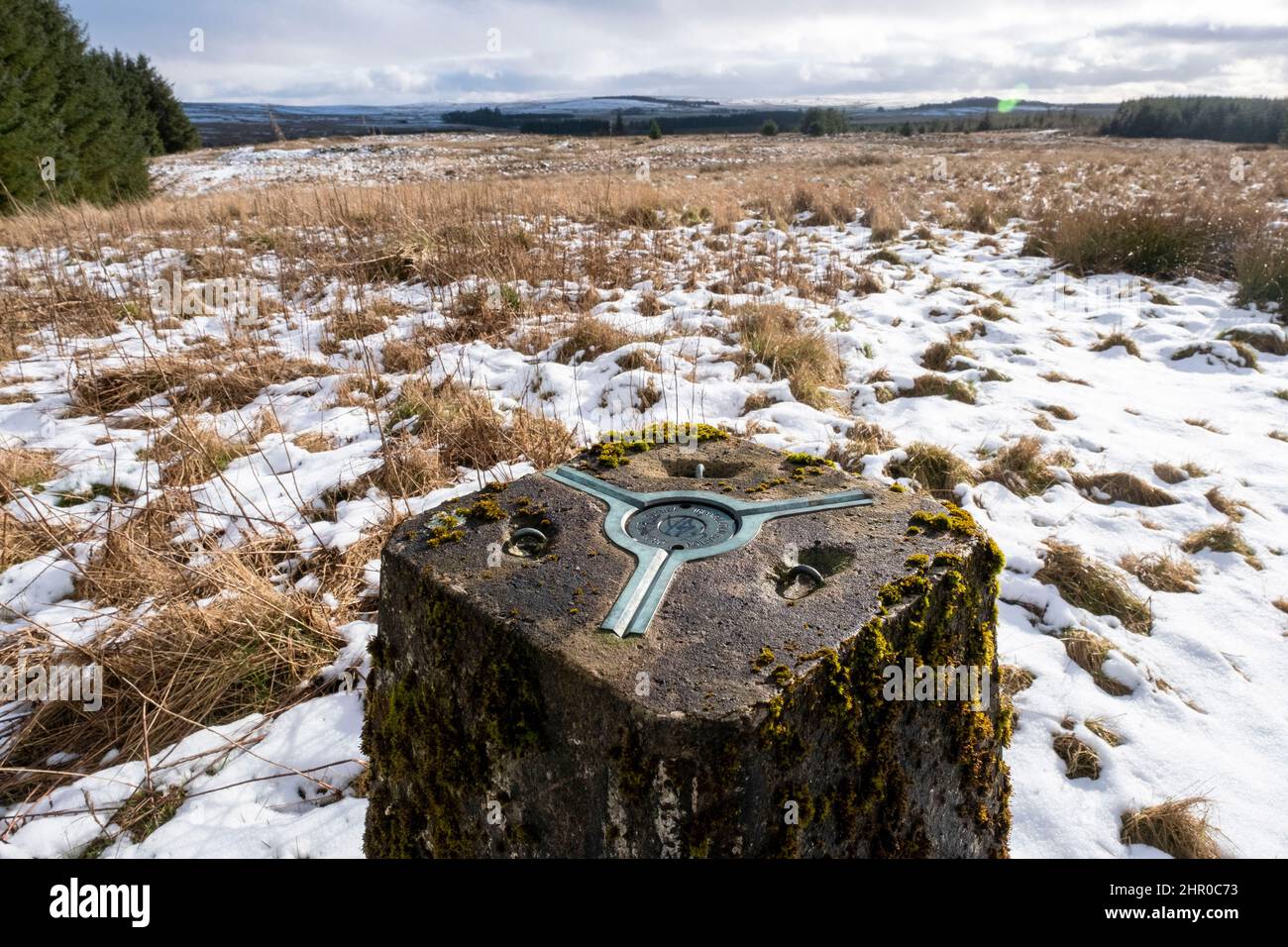 Triangulation pillar triangulation station hi-res stock photography and ...