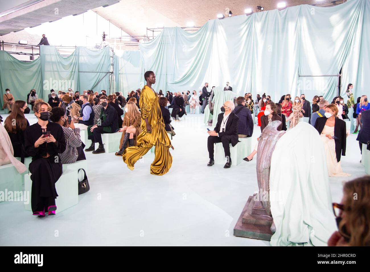 Milan Fashion Week - Women F/W 22-23 Del Core Fashion Show - Vibes ...