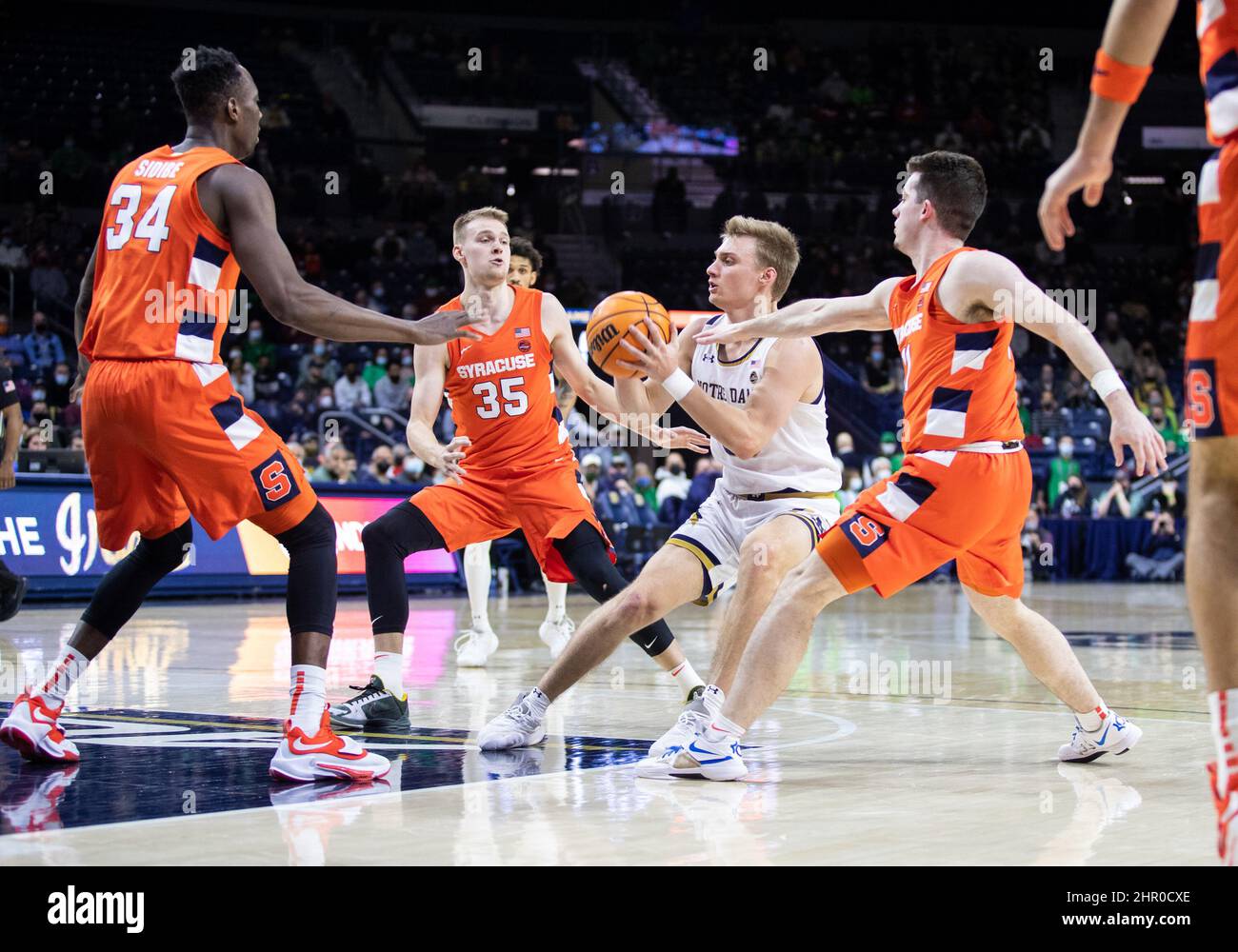 USA. 23rd Feb, 2022. February 23, 2022: Notre Dame guard Dane Goodwin ...
