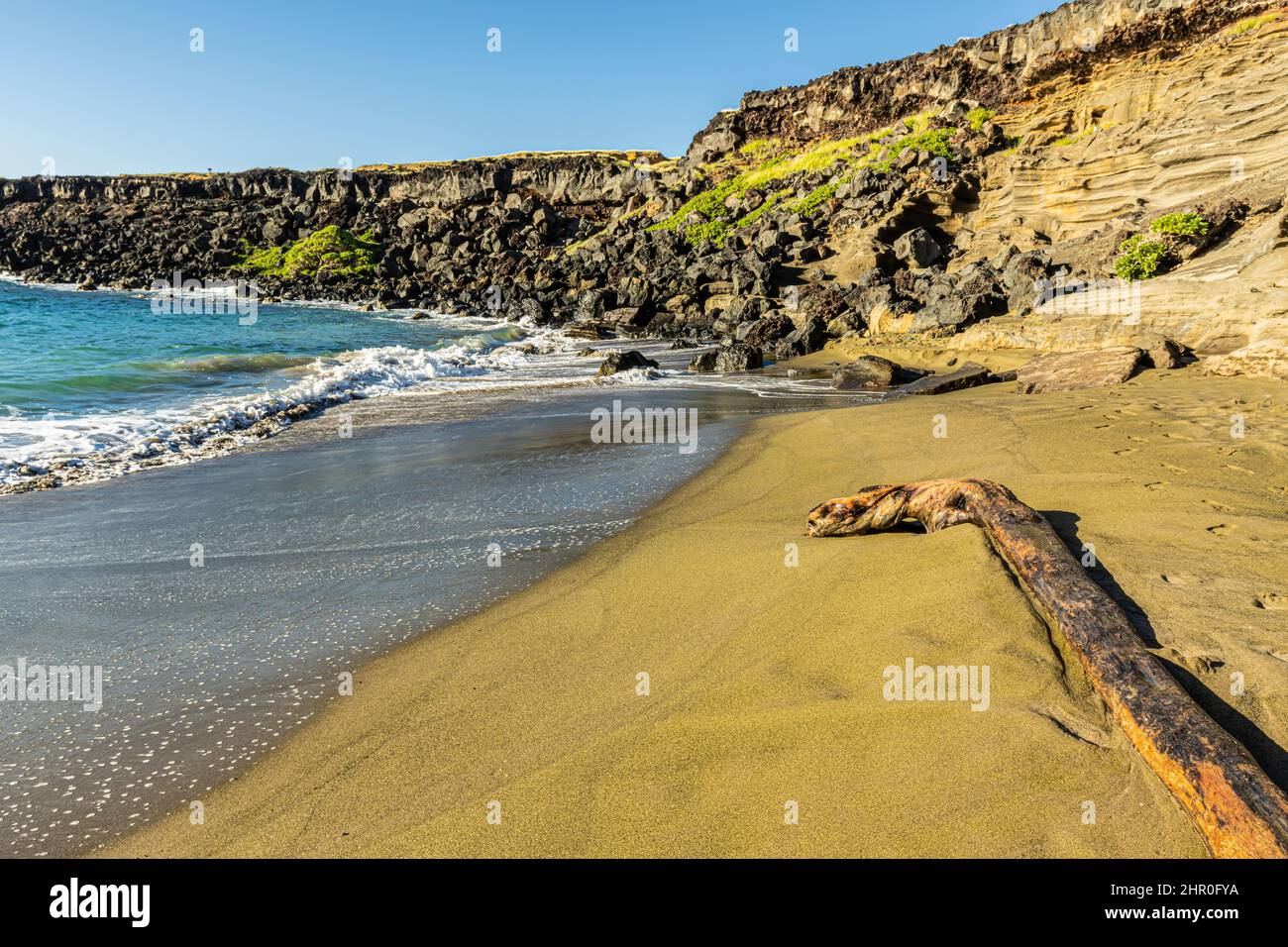 Mahana beach volcanic island hi-res stock photography and images - Alamy