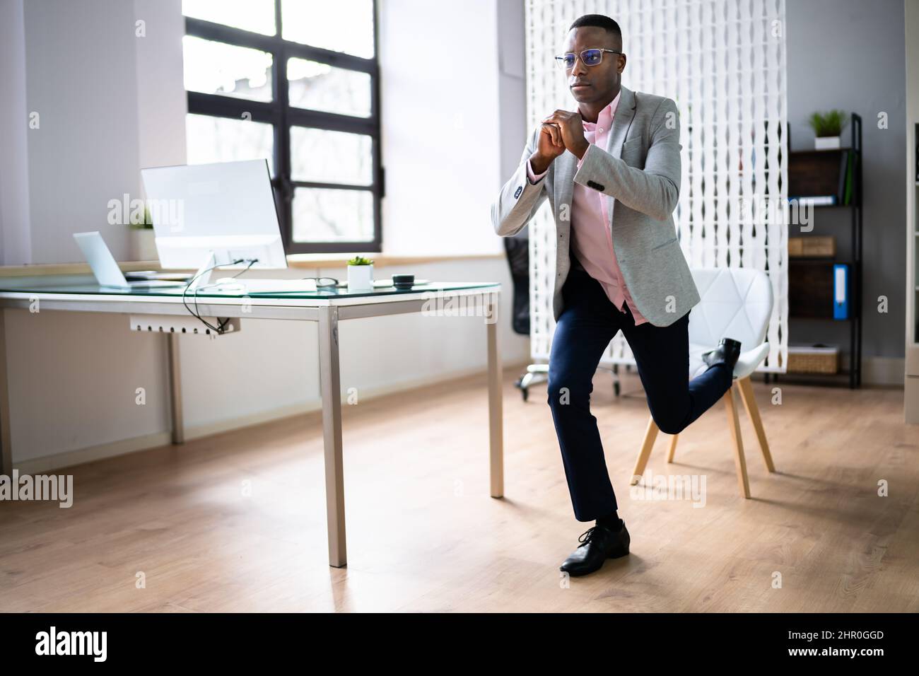 Desk workout hi-res stock photography and images - Alamy