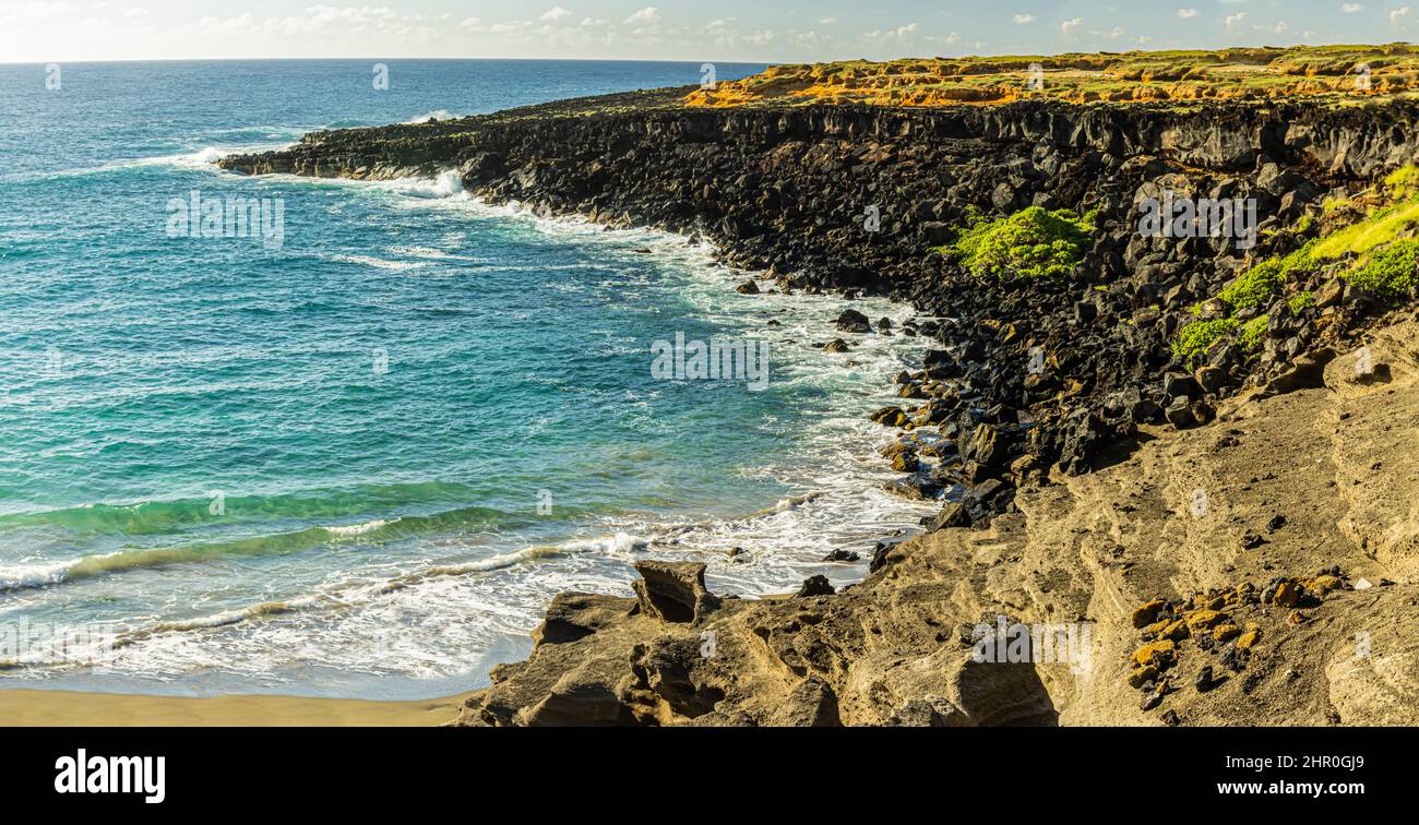 The Green Sand and Mahana Bay, Papakolea Beach, Hawaii Island, Hawaii ...