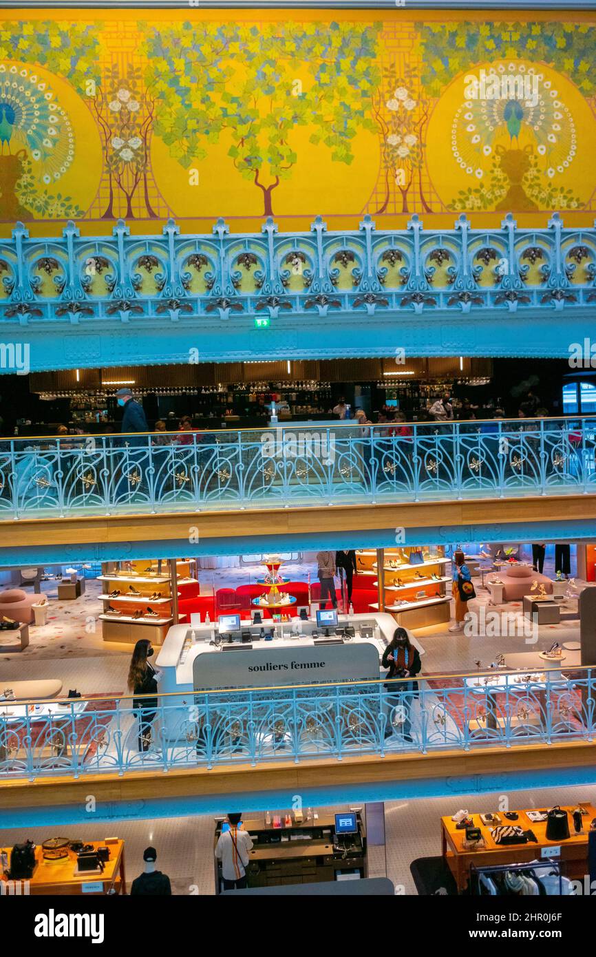Paris, France, "La Samaritaine », French Department Store, inside ...