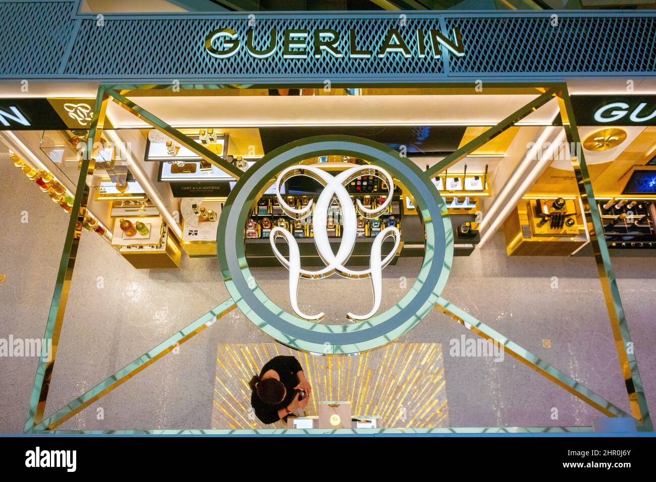 Guerlain sign hi-res stock photography and images - Alamy