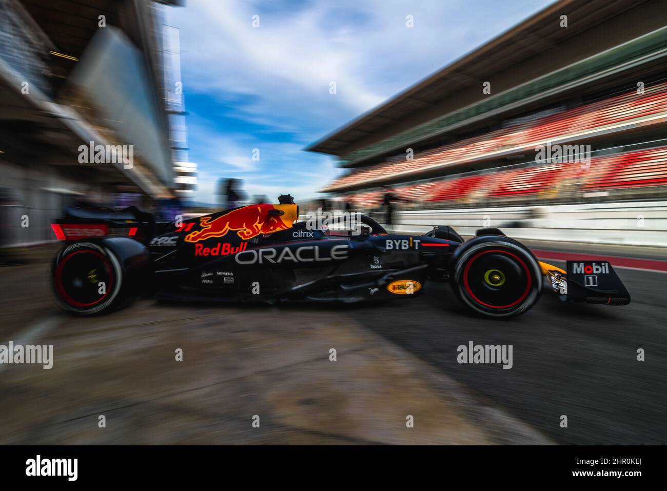 Red bull rb18 garage hi-res stock photography and images - Alamy