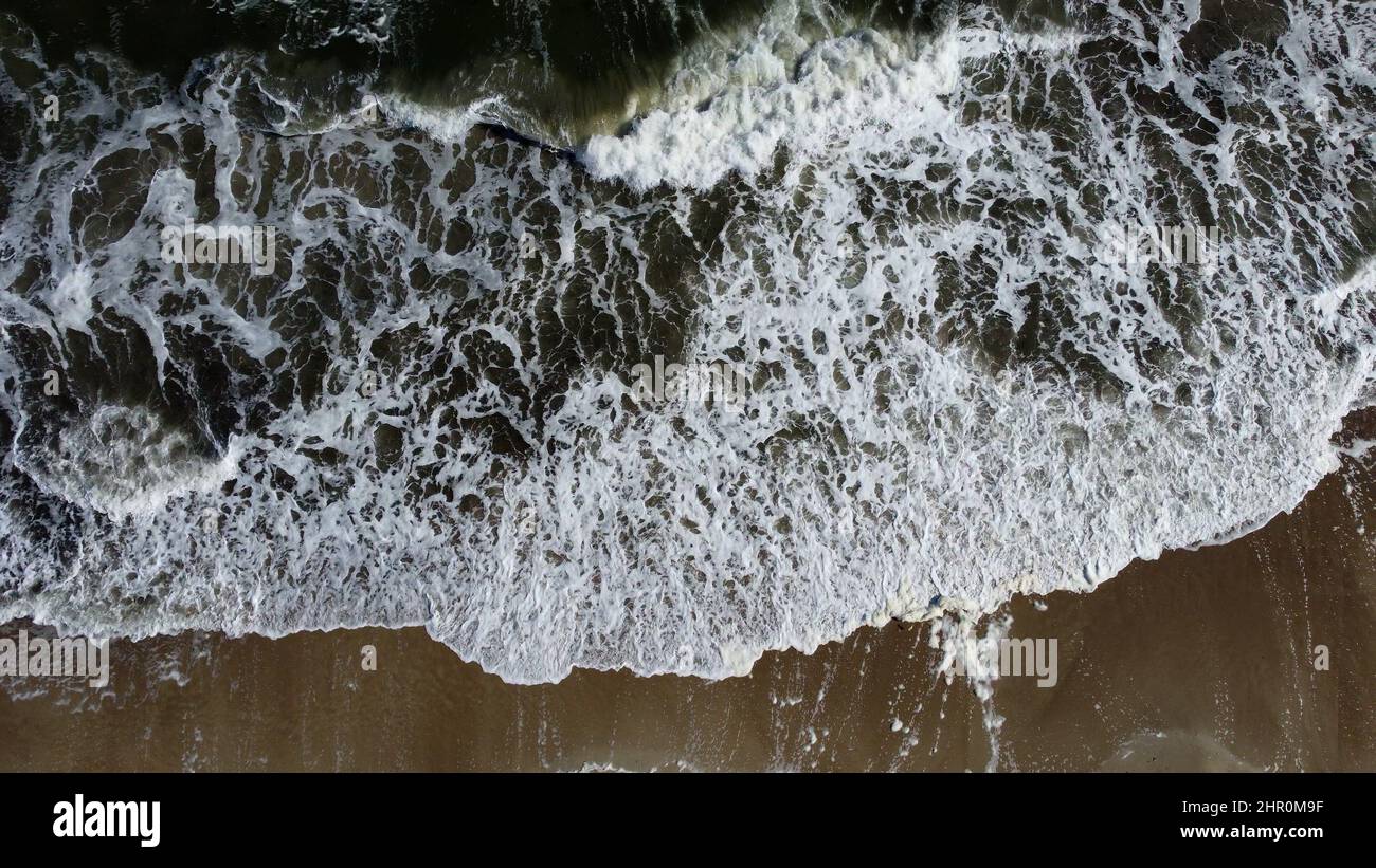 Drone flight over white surf hi-res stock photography and images - Alamy