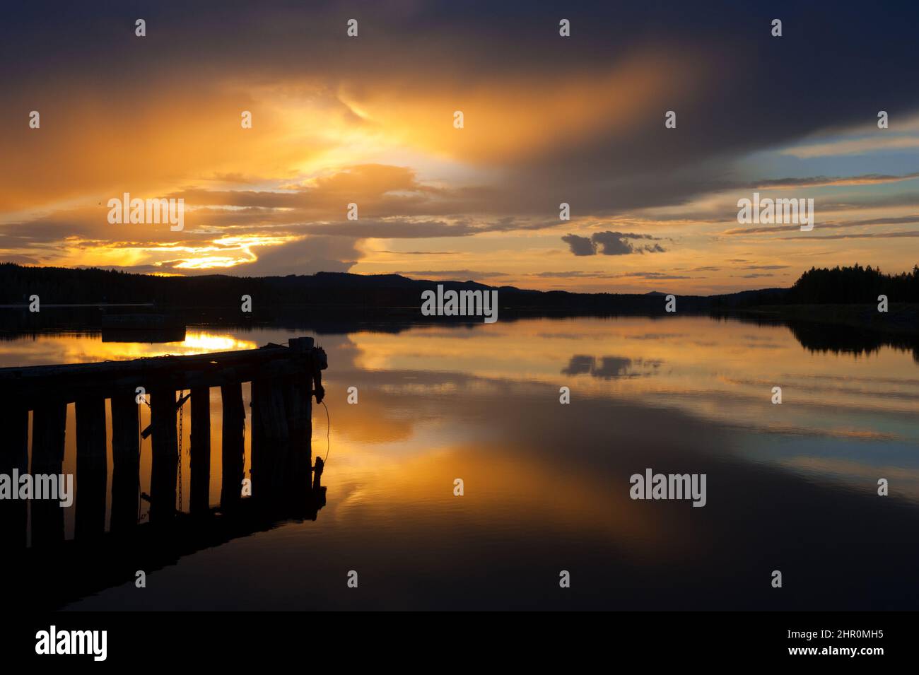 Sunset river lake surface water hi-res stock photography and images - Alamy
