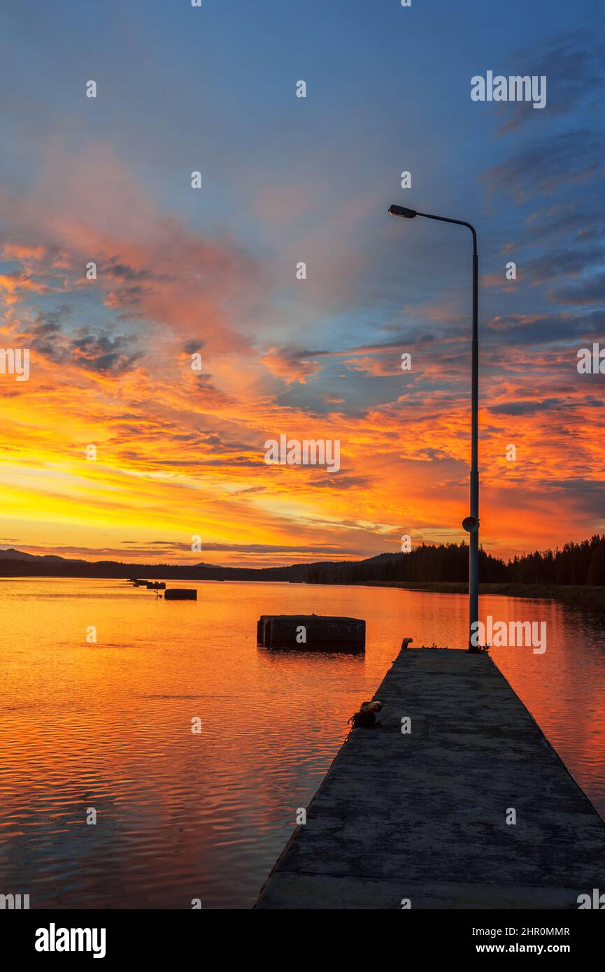 Sunset sky over lake hi-res stock photography and images - Alamy