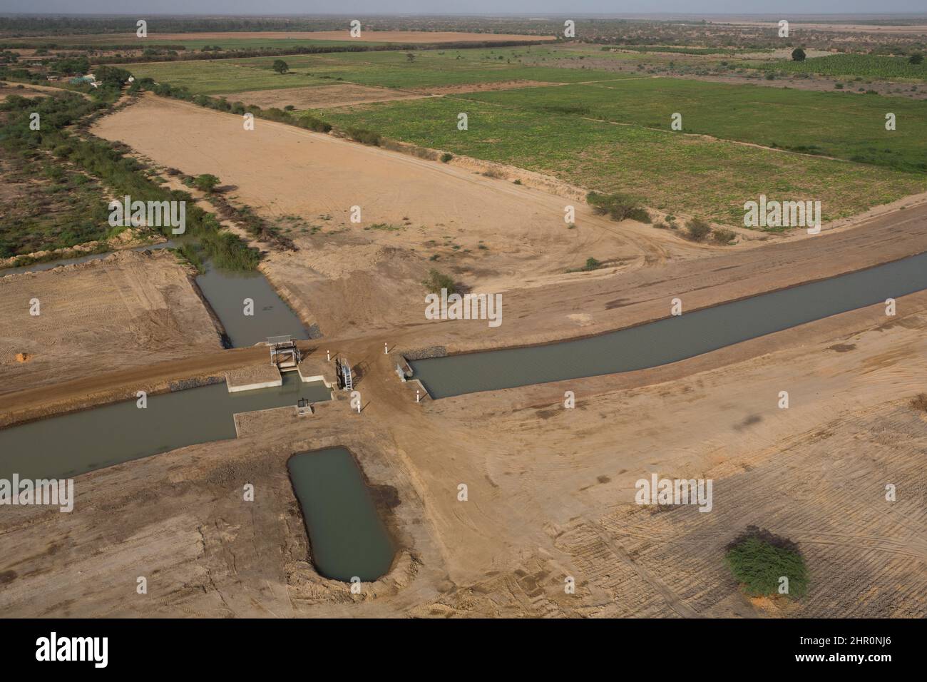 Poor infrastructure africa hi-res stock photography and images - Alamy