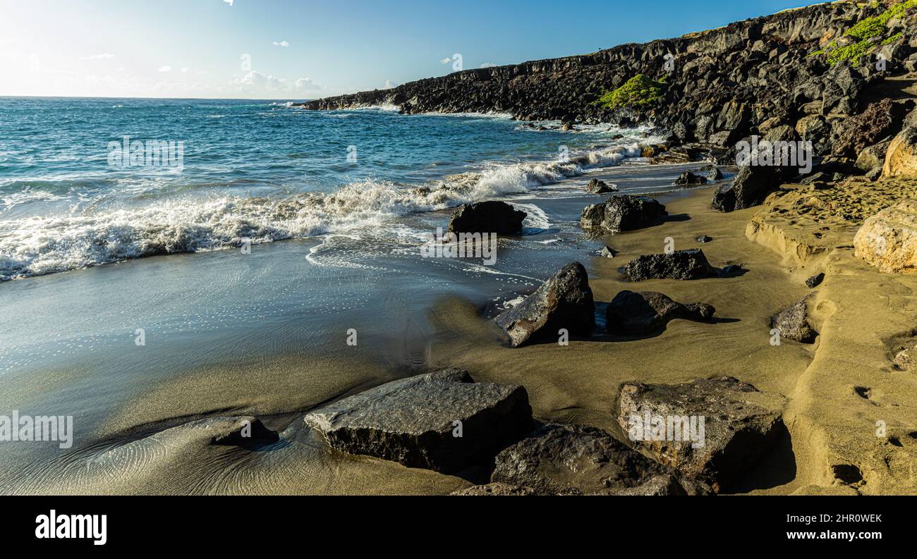Waves Washing Over Green Sand, Papakolea Beach, Hawaii Island, Hawaii ...
