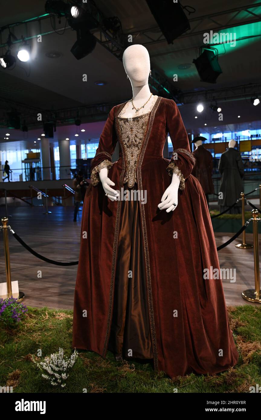 “Outlander” Season Six Premiere costumes display at Royal Albert Hall ...