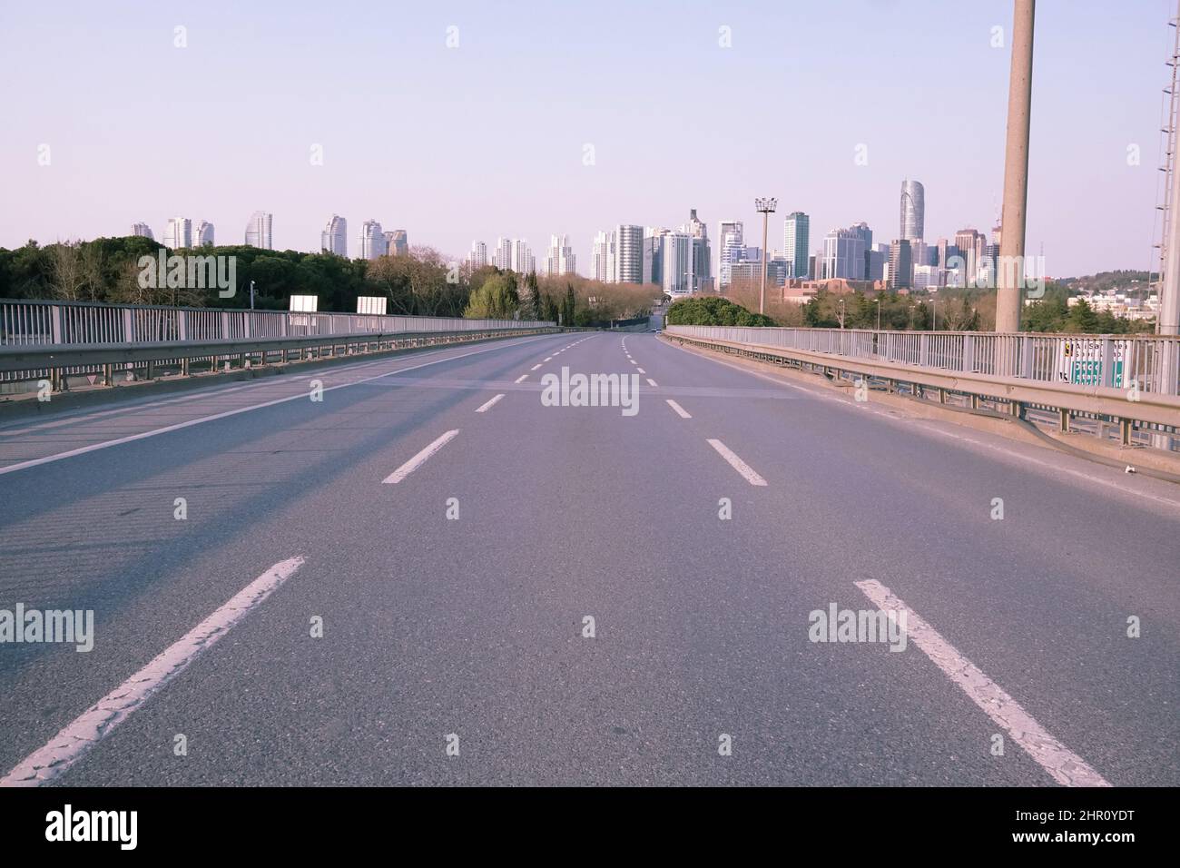 Empty city roads hi-res stock photography and images - Alamy