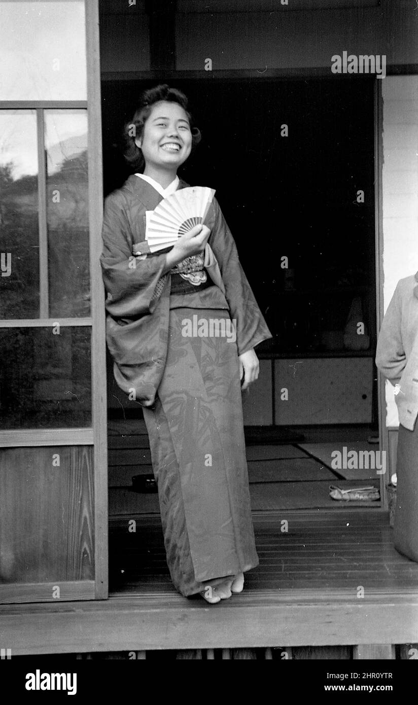 Japanese woman in traditional dress 1940's Stock Photo - Alamy