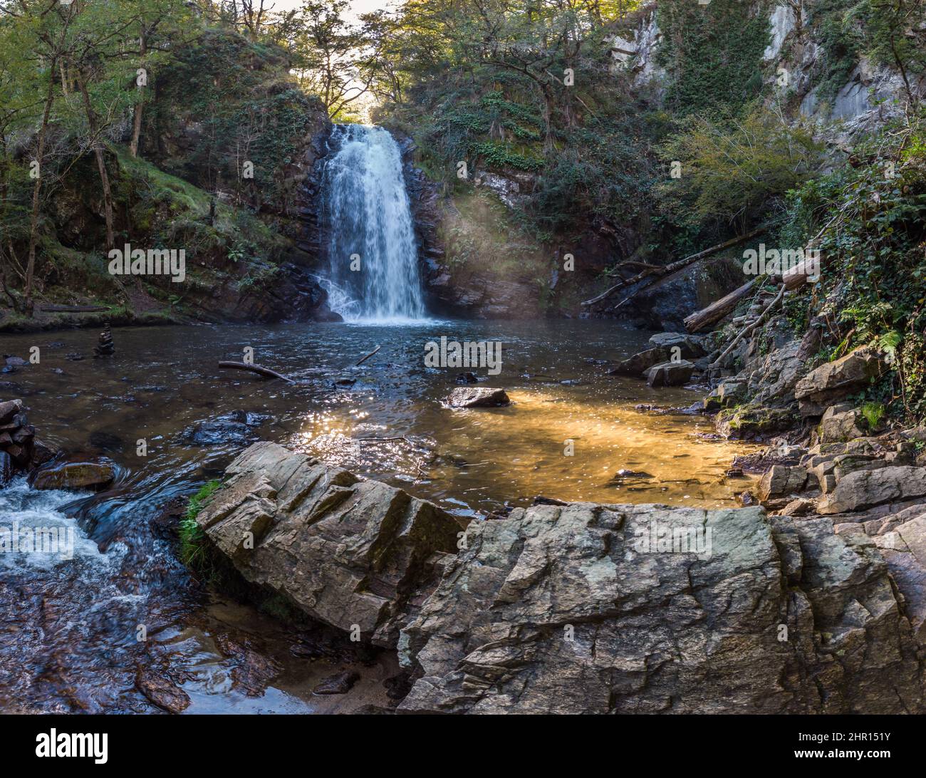 Vue panoramique des cascades de Murel Stock Photo - Alamy