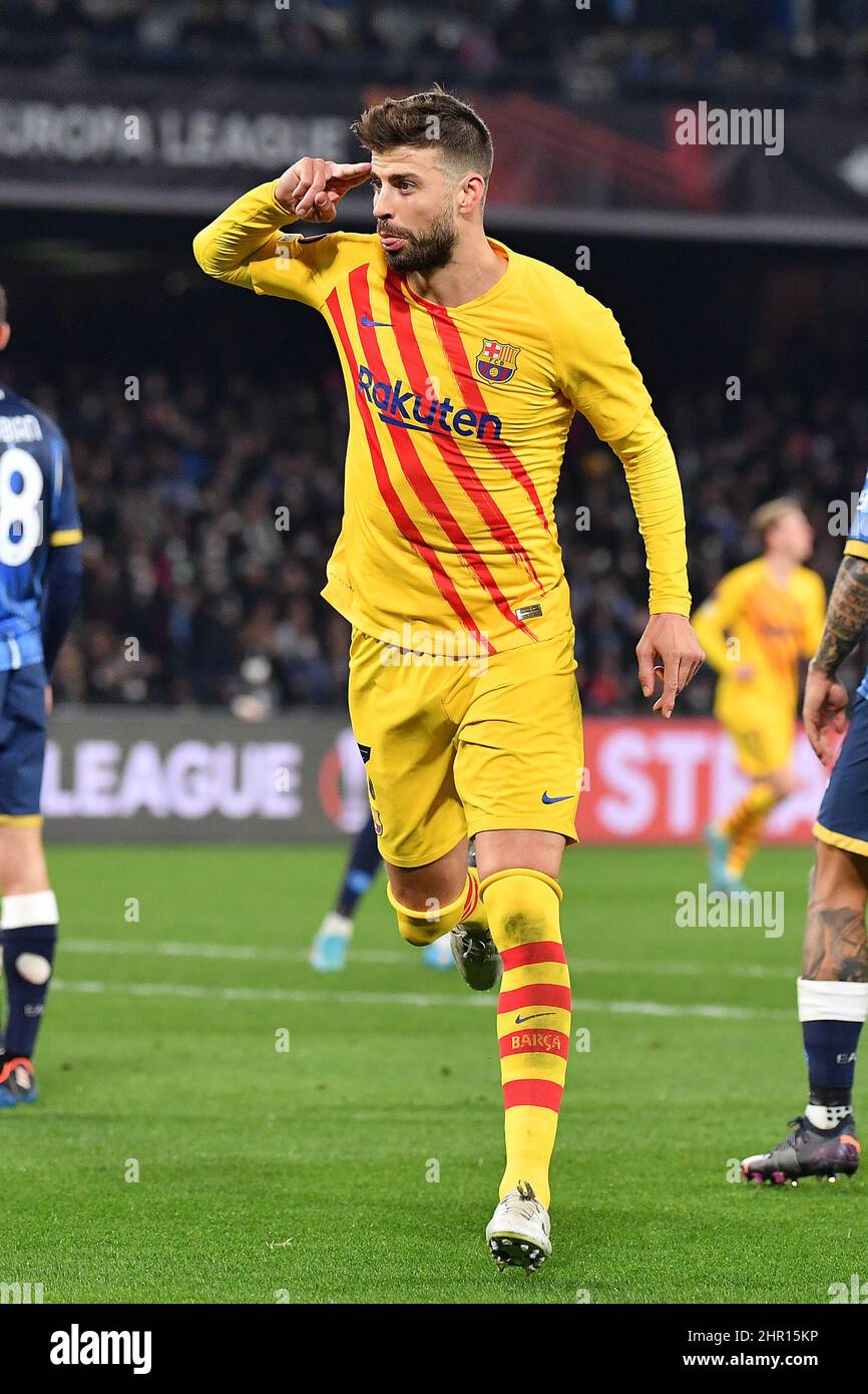 Fc barcelonas defender gerard pique hi-res stock photography and images ...