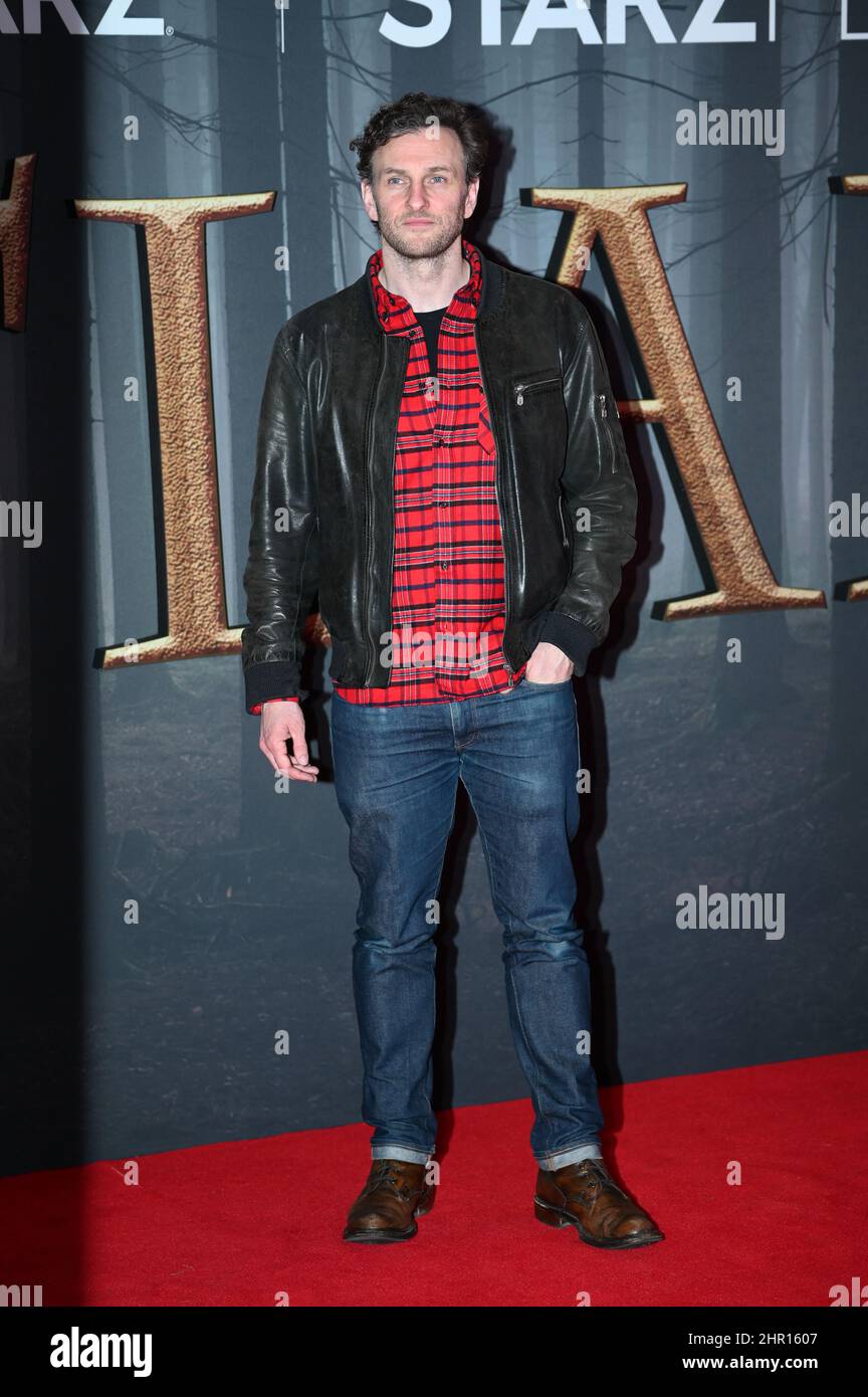 Steven Cree arrivers at the “Outlander” Season Six Premiere costumes ...