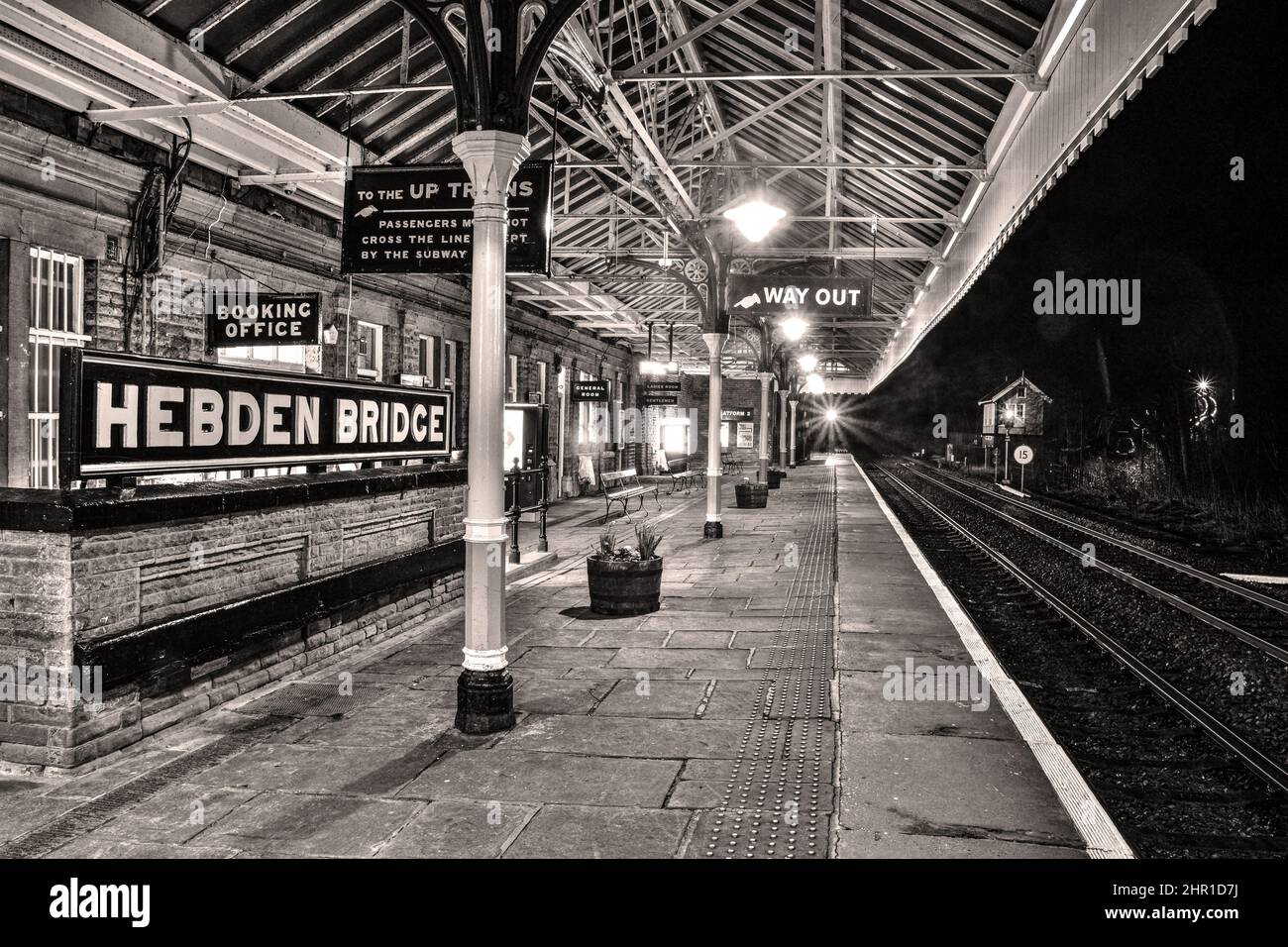 100 best railway stations hi-res stock photography and images - Alamy