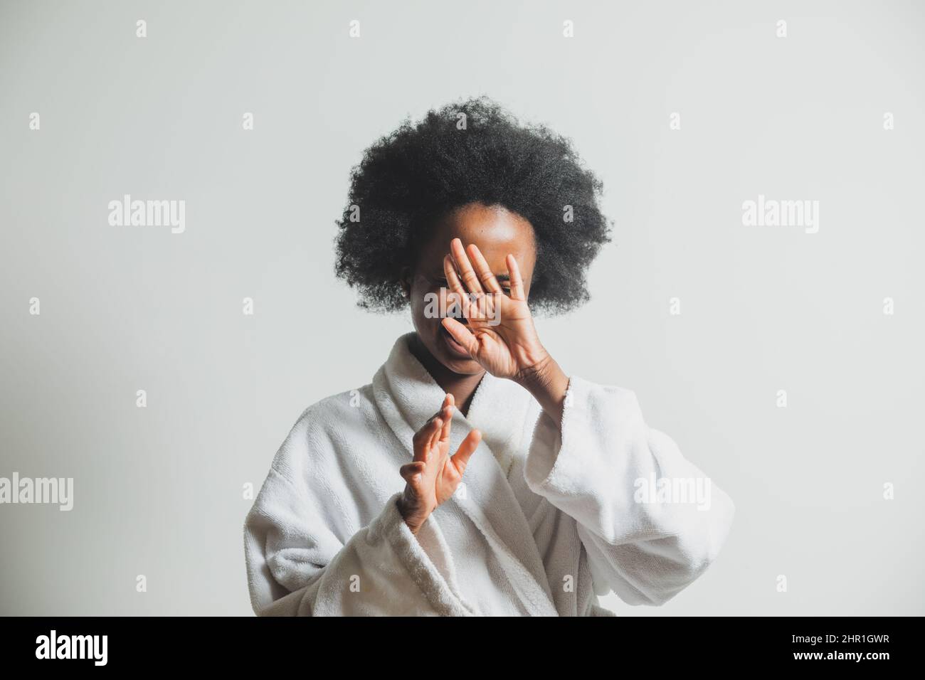 Faceless portrait hi-res stock photography and images - Alamy