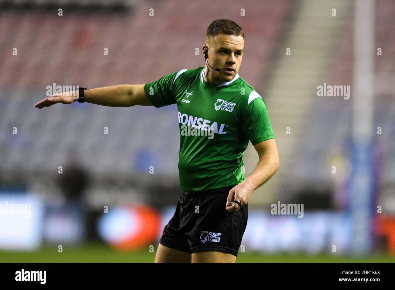 Referee Tom Grant gives instructions during the game Stock Photo - Alamy