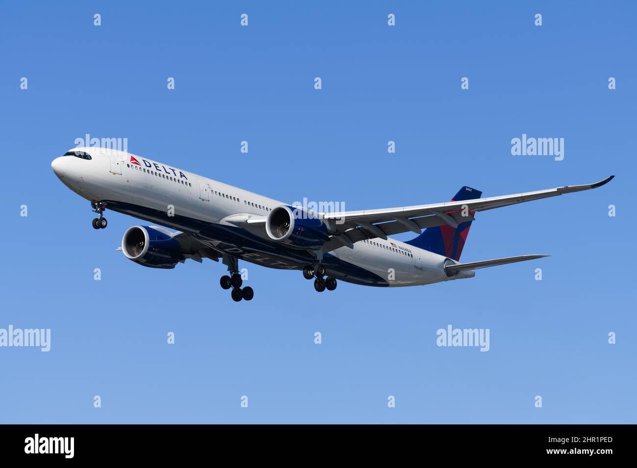 Airbus a330 landing gear hi-res stock photography and images - Alamy