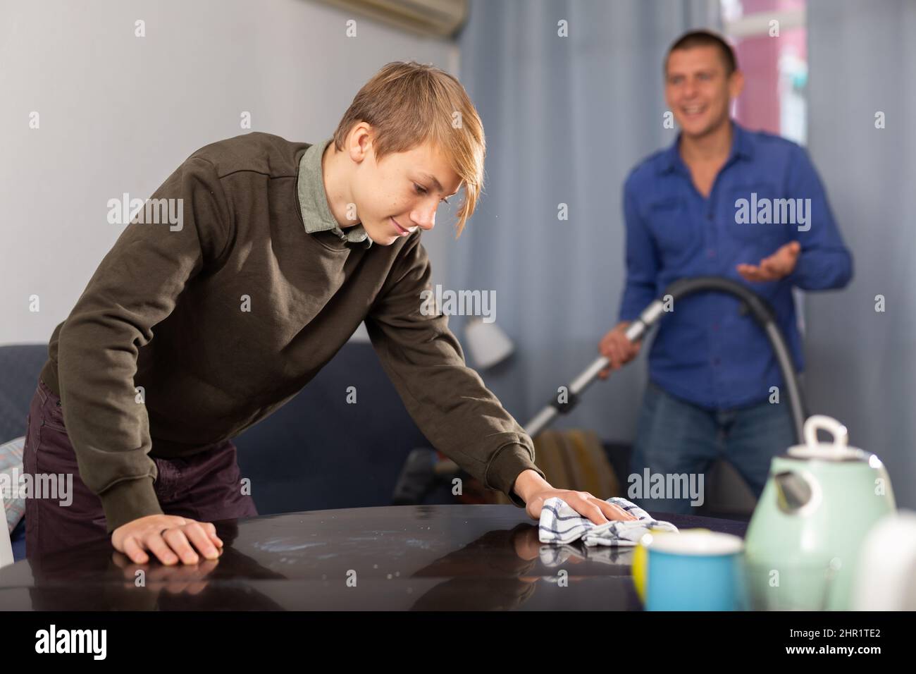 Hardworking father hi-res stock photography and images - Alamy