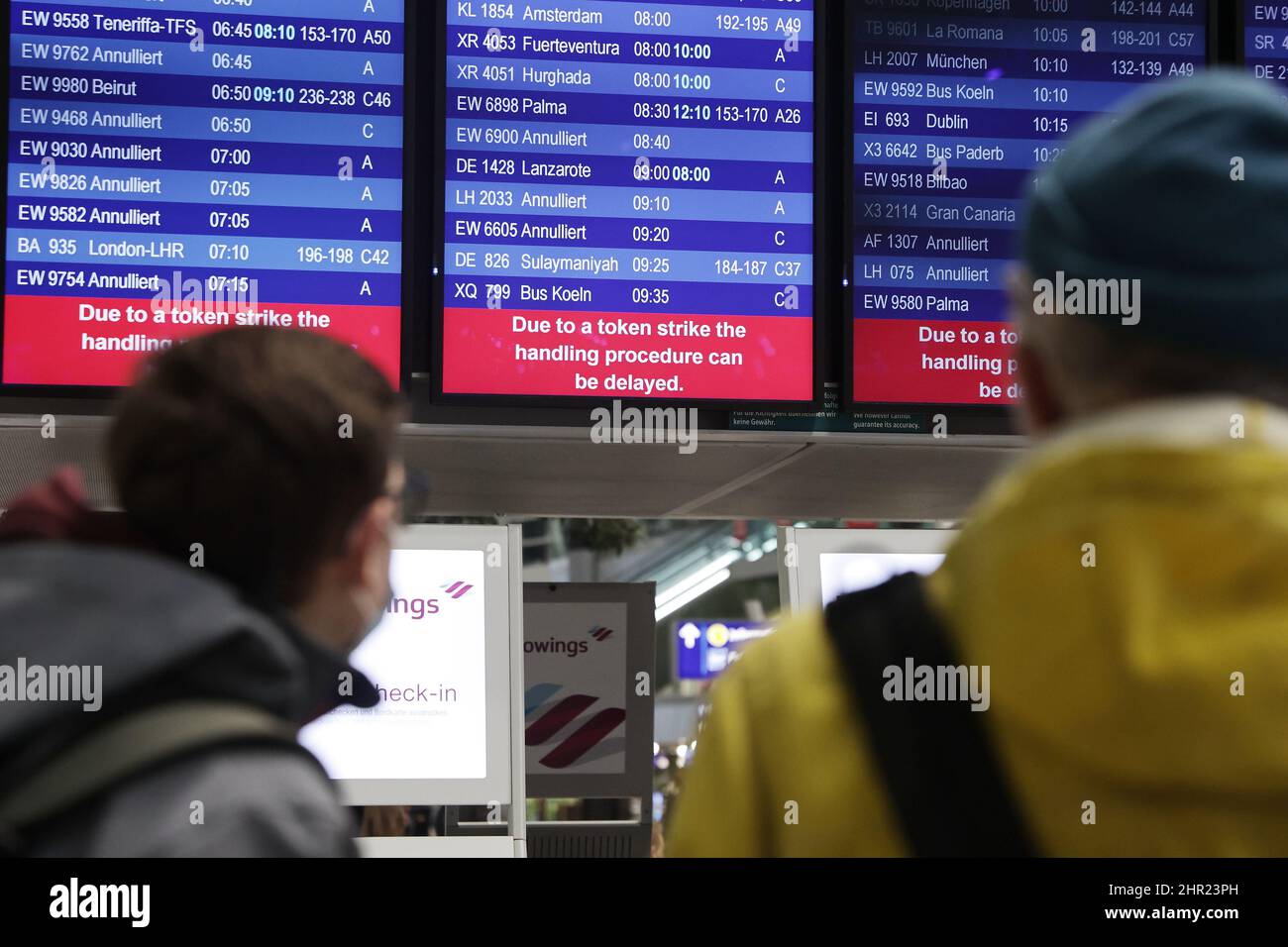 Wheelchair handling hi-res stock photography and images - Alamy