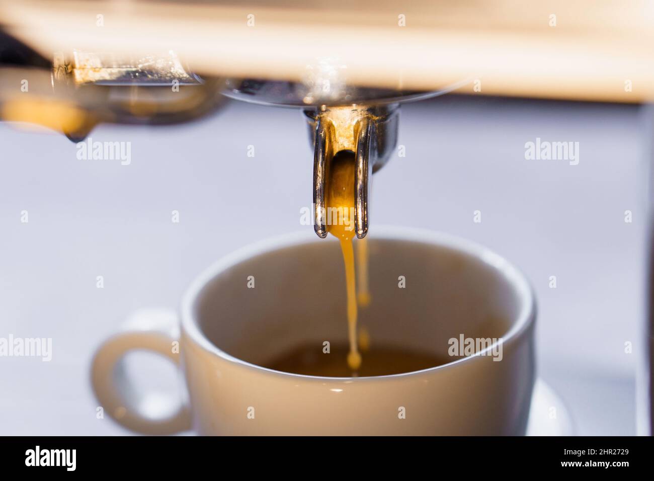 Drip down mug hi-res stock photography and images - Alamy