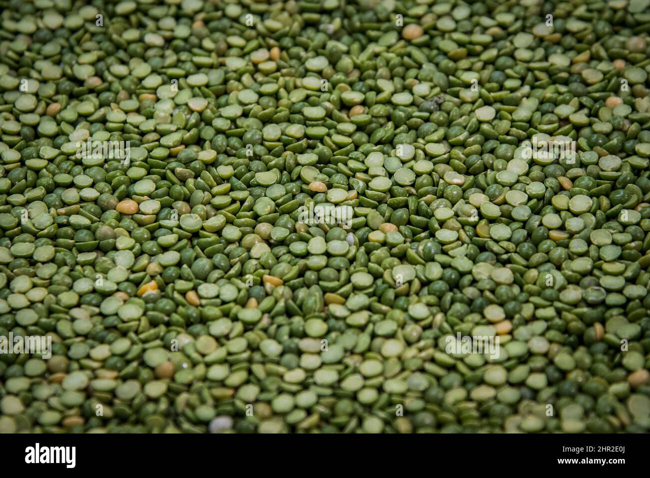 Dried peas vegetables legumes hi-res stock photography and images - Alamy
