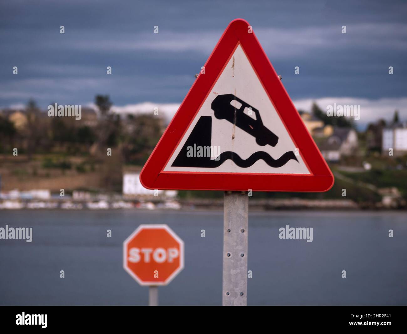 Horizontal view of warning traffic sign of end of road and fall into ...
