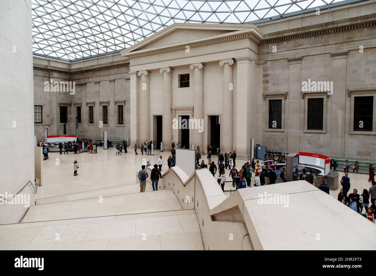 British museum courtyard hi-res stock photography and images - Alamy