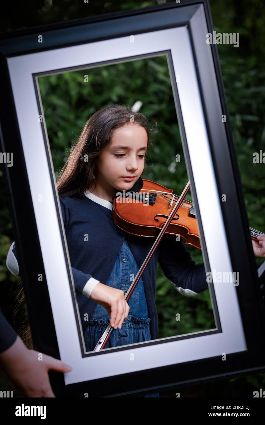 Playing viola hi-res stock photography and images - Alamy