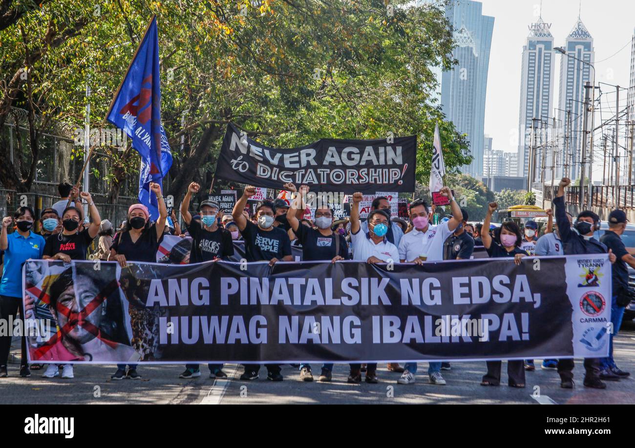 Edsa people power anniversary hi-res stock photography and images - Alamy