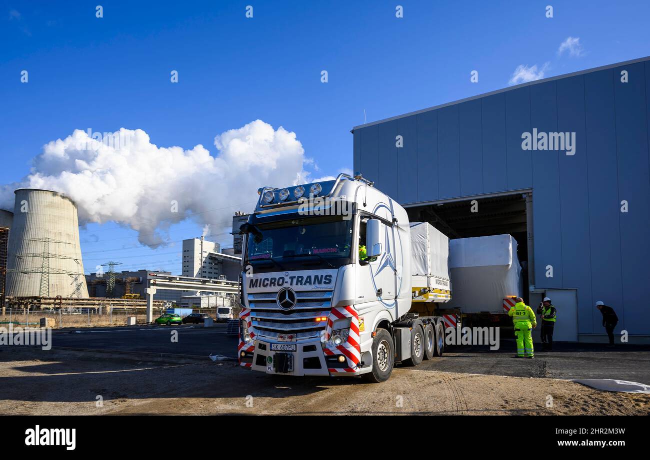 Boxberg, Germany. 25th Feb, 2022. A heavy-duty transporter with a ...