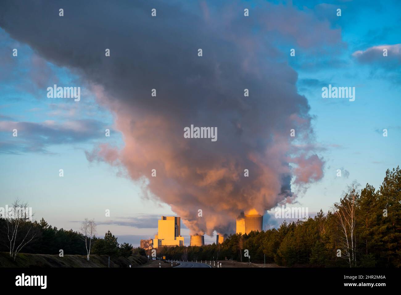 50000 tons hi-res stock photography and images - Alamy