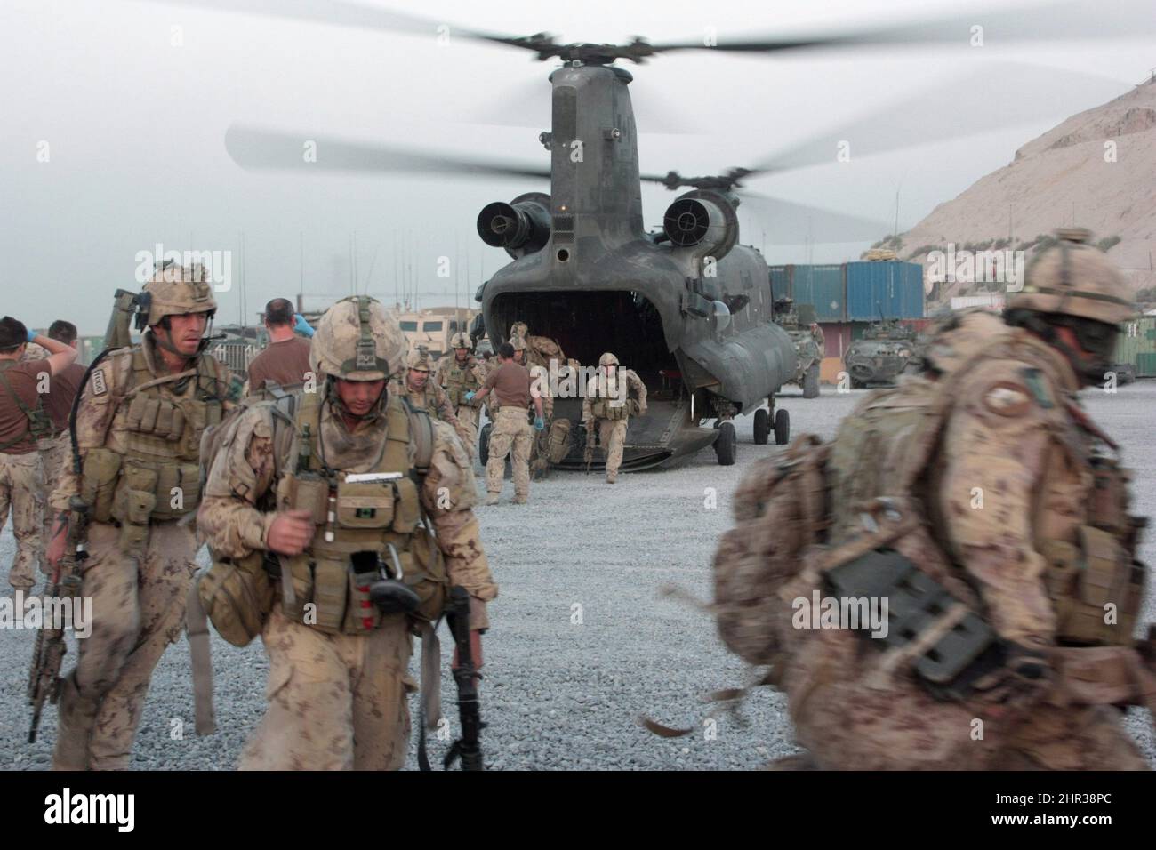 Canadian soldiers who survived a Chinook crash in Panjwaii district in ...